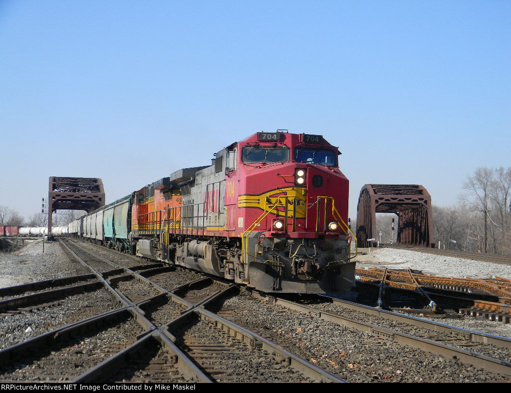 BNSF 704